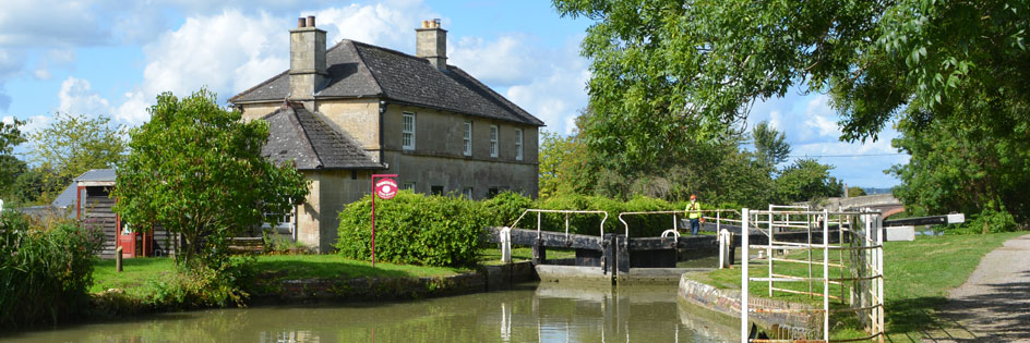 Semington Dock | Canal Boat Repair & Maintenance | Homepage